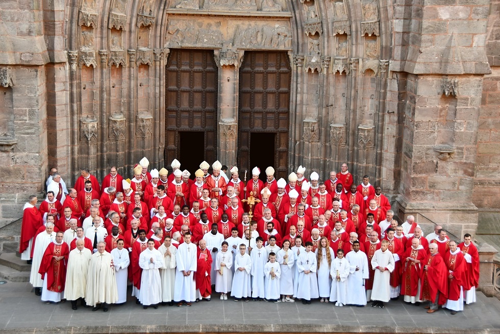 Ordination Mgr Meyer | Église catholique en Aveyron